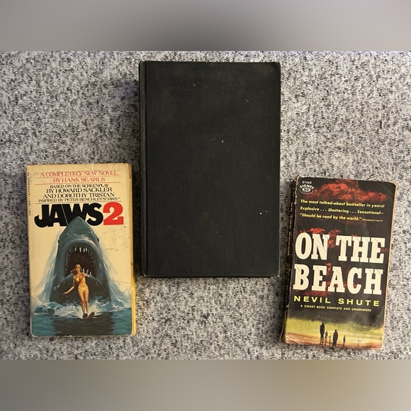 Vintage | Accents | Vintage Book Jaws 974 Jaws 2 1978 Pb On The Beach ...